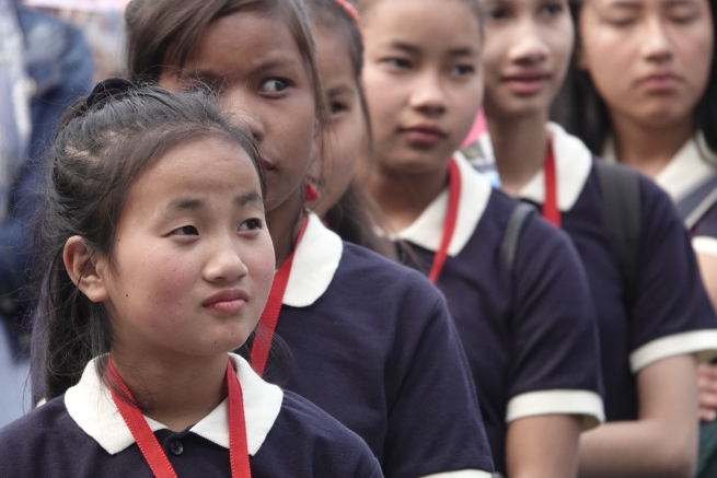 A New Report Sheds Light on the Situation of Girls in the World ...